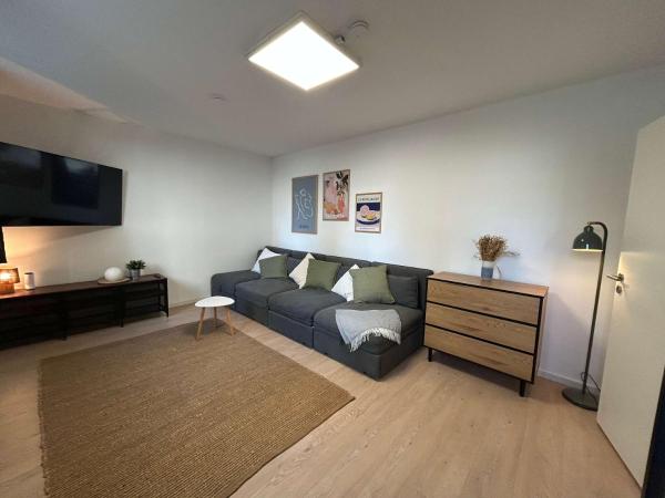 Spacious Apartment In Hamburg Barmbek For 12 - Amburgo