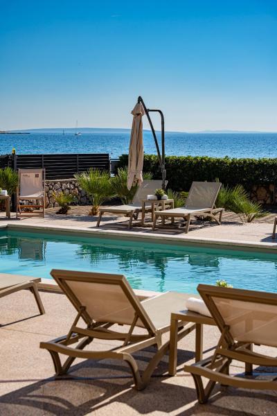 Beachfront Apartments Tolo With Pool - Chorwacja