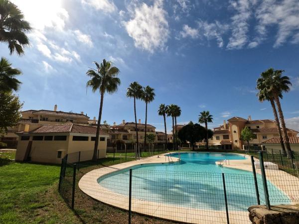 Sunny Terrace By The Golf Course - Vélez-Málaga