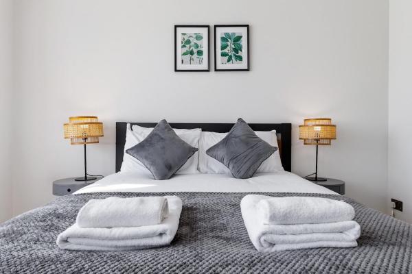 Stylish 2 Bed 2 Bath Home In Wembley With Parking - Harrow