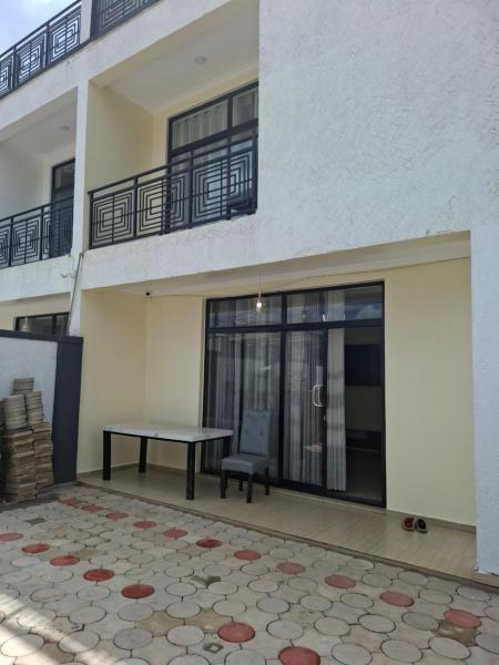White Home Apartment - 키갈리