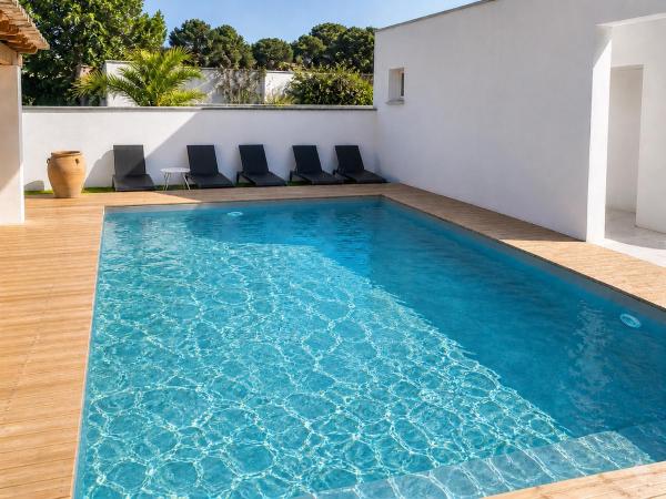 Villa-piscine Privé- 4 Chambres - 8 Personnes -Parking Gratuit - Arles