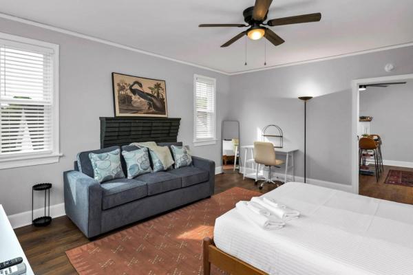 Walk To State St - Sleeps 6 - Columbia, SC