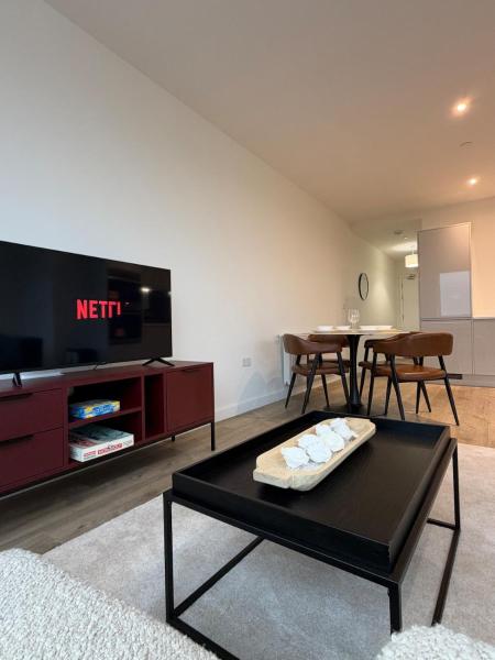 Stylish 2 Bed Near Heathrow With Parking - Aéroport de Londres Heathrow (LHR)