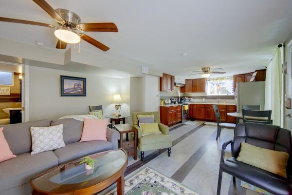 Harrisburg Unit W/ Mtn Views & Backyard - Harrisburg, PA