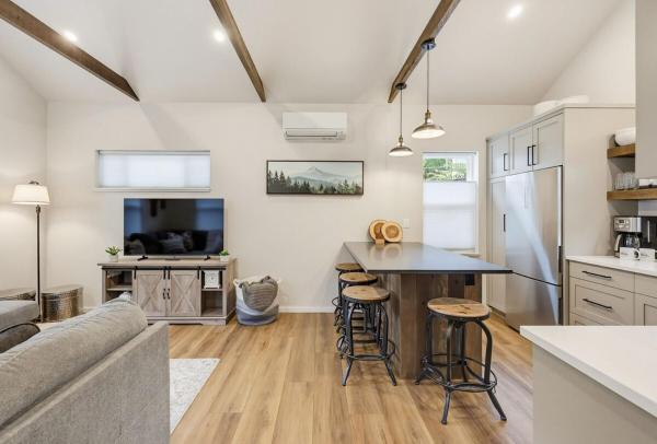 Ashland Cottage | Walk To Downtown & Coffee - Ashland, OR