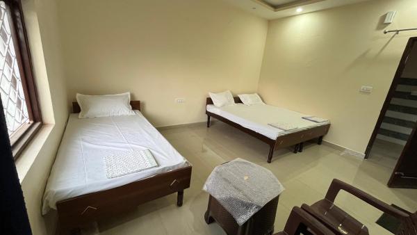 New Shine Home Stay - India