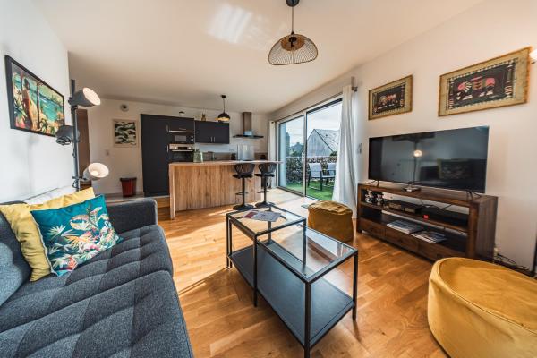 Joli Appartement Avec Balcon Au Pieds Des Commences Et Des Plages - Carantec