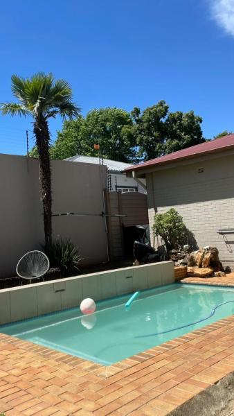 Junior's Guest Apartments - Germiston