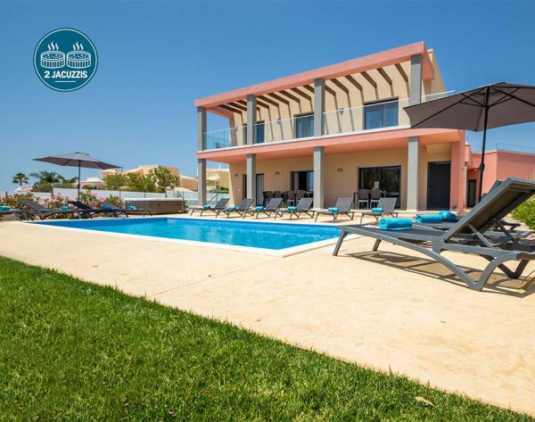 Villa Riviera - Com Piscina Aquecível, 2 Jacuzzis E Bbq Em Armação De Pêra - Faro District