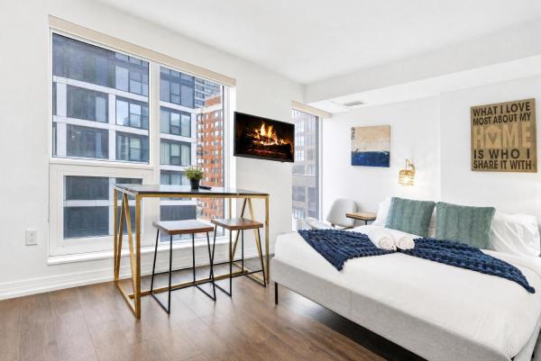 Farmount Suites - Toronto, ON