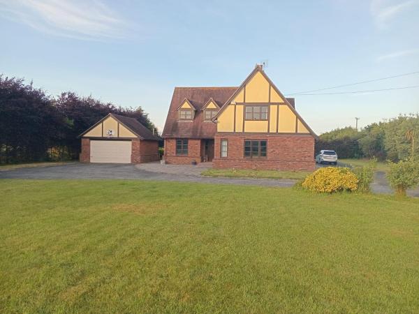 Beautiful Tudor Style Country House - Kilkenny