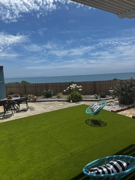 Beach House St Morris - Coastal Accommodation Near Burnie - Somerset