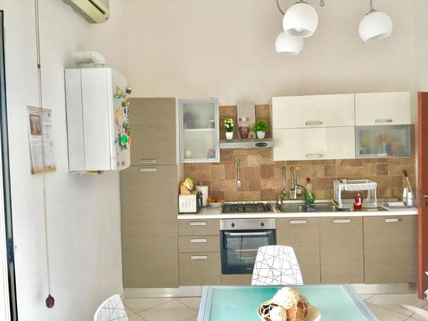 Miseria E Nobiltà Apartment Check-in From 12 00 To 15 00 - Nápoles