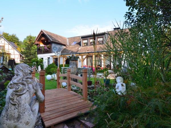 Gemütliches Ferienhaus Mit Pool In Blankenburg - Halberstadt