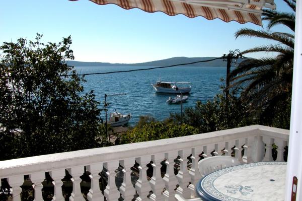 Edi + Minja - Brodarica