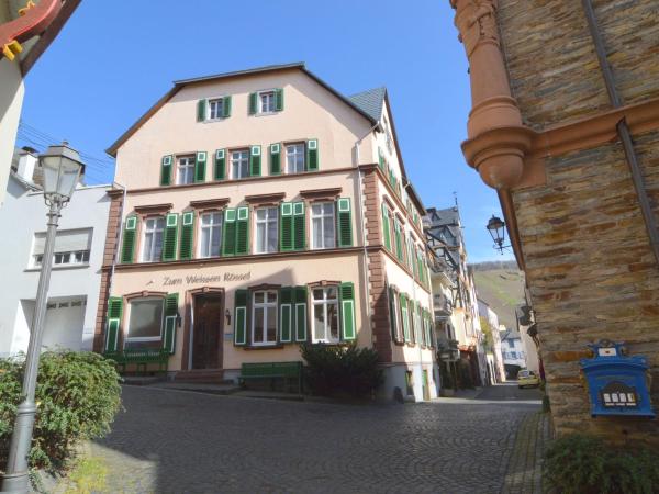 Urzig Heritage Riverside Stay - Bad Bertrich