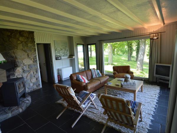 Modern Chalet In Humain For Family - België