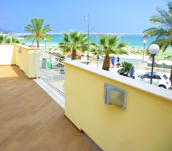 Mare E Castello - Mattinata