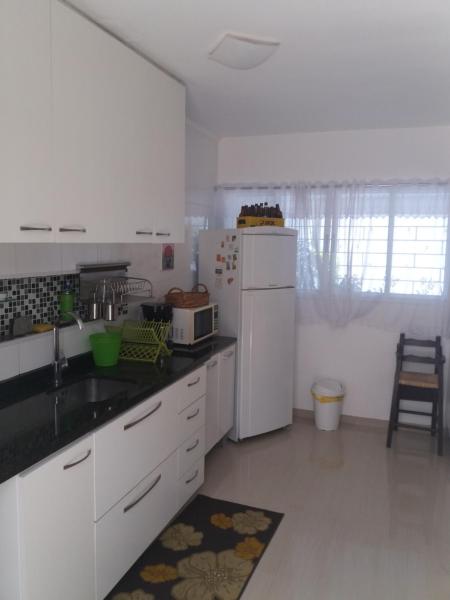Casa Com Garagem Em Condomínio - Curitiba