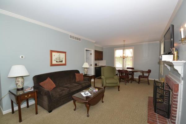 Century Suites Hotel - Bloomington, IN