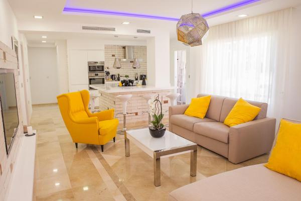 Luxury 100 Sq.m. Sea View Apartment - Málaga-Costa del Sol Airport (AGP)