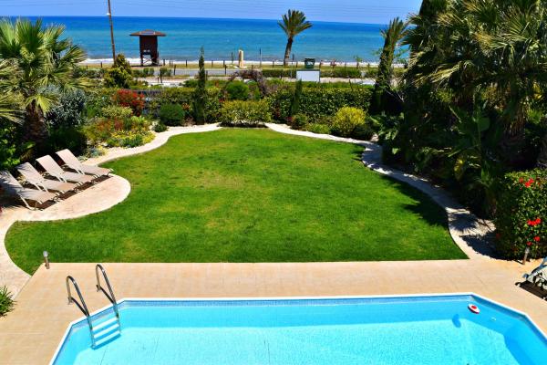 Latchi Beach Front Villa - Private Heated Pool - Amazing Uninterrupted Sea Views - Латхи
