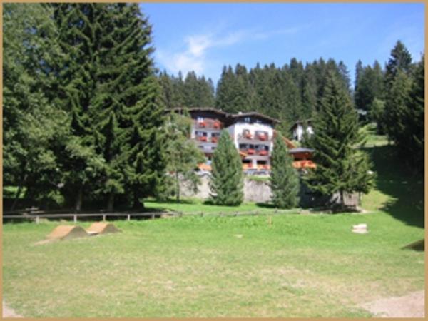 Hotel Touring - Мадонна-ди-Кампильо