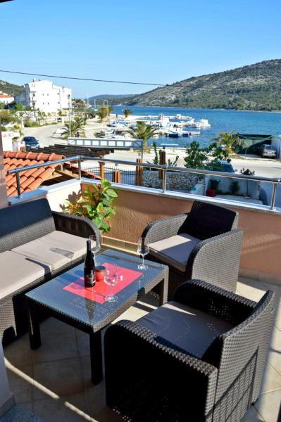 Apartments Maris - Sevid