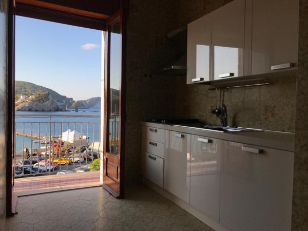 Porto Di Ponza - Immobilevante - Ponza