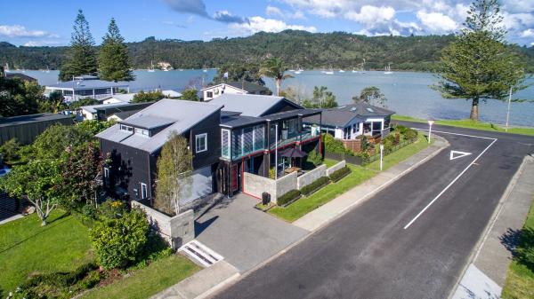 Tides Reach Whitianga - Whitianga