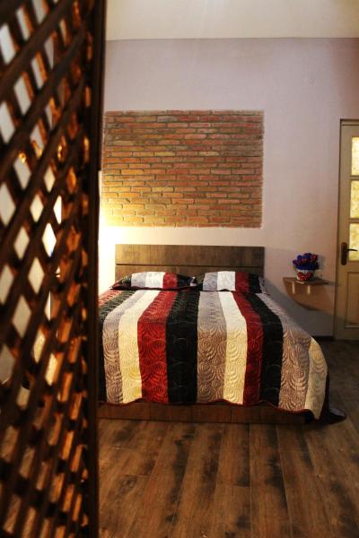 Old Castle Apartment - Tbilisi