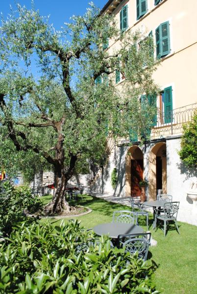 Hotel Tiziana Garnì - San Zeno di Montagna