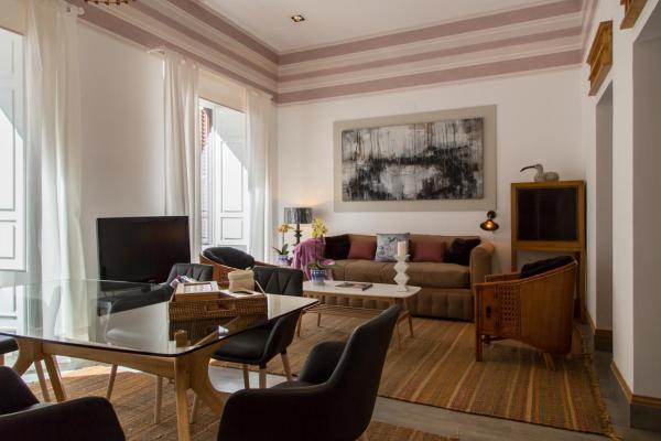 El Sitio De Adrian - Madrid