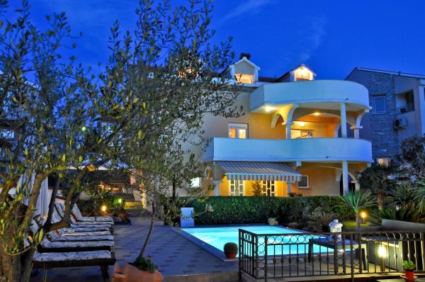 Villa Vanilla With Heated Pool - Zadar