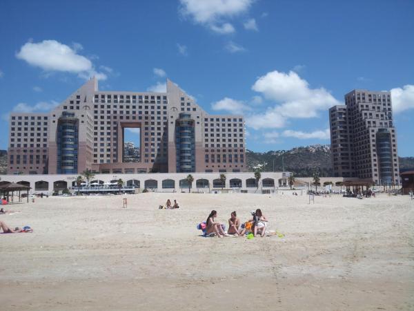Haifa Beach Apartment - Israel