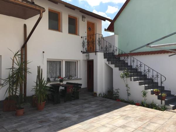 Fehérház Alkalmi Szálló - Orfű