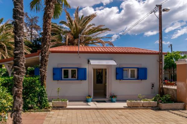 Beachfront House With Private Heated Jacuzzi And Garden Zadar - Zadar