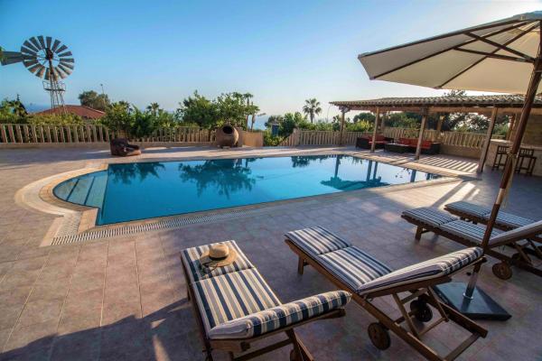 The Windmill Estate - Nissi Beach
