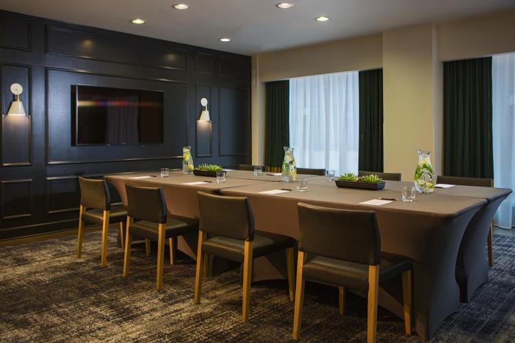 Staypineapple Chicago, An Iconic Hotel Review, Illinois, United States ...