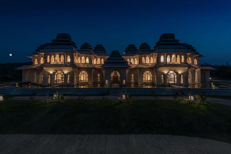 Evolve Back Kamalapura Palace Hotel Review, Hampi, Karnataka, India ...