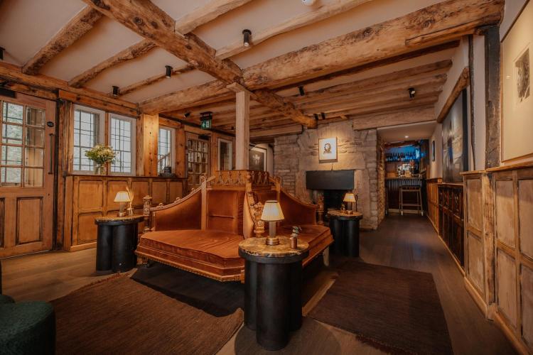 BULL Burford Hotel Review, Cotswolds, Oxfordshire, England | Telegraph ...