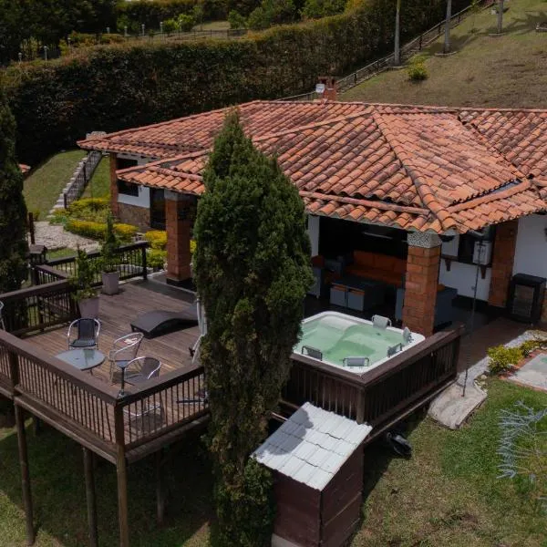 Cabaña tipo Loft en Guatape con vista a la piedra y el embalse in ...
