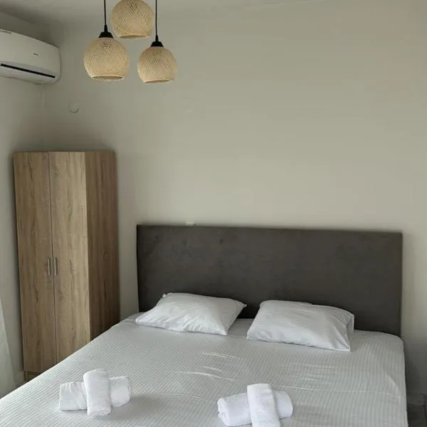 Anestis Apartments - Nea Fokea, Griekenland prijzen en recensies ...