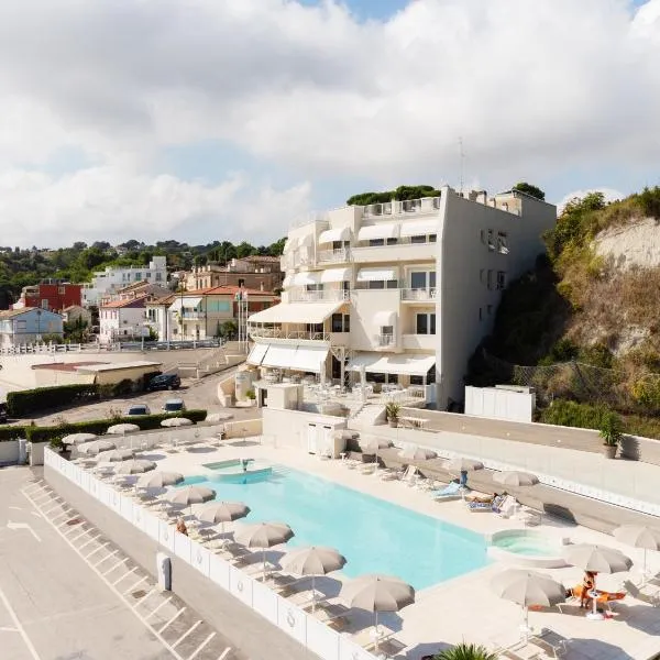 Villaggio Centro Vacanze De Angelis - Numana, Italia - Aggiornato 2025 ...