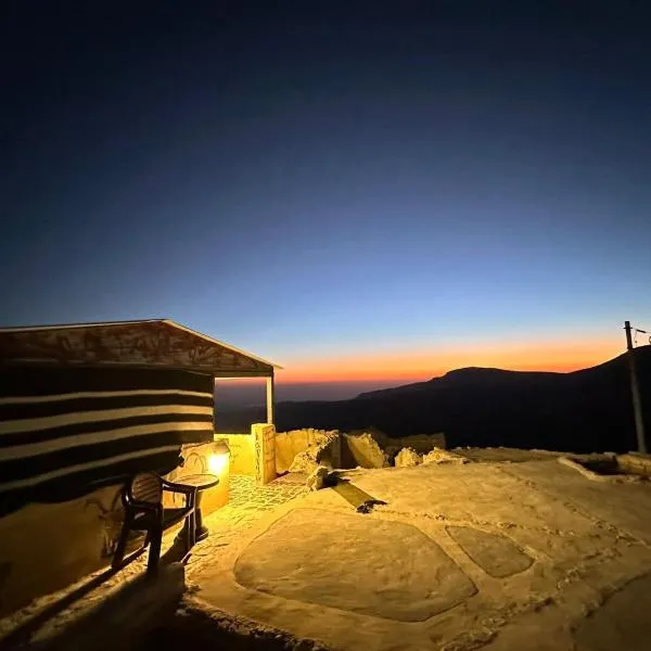 Jabal Dana Hotel - the highest hotel in Jordan - Dana, Jordanien ...