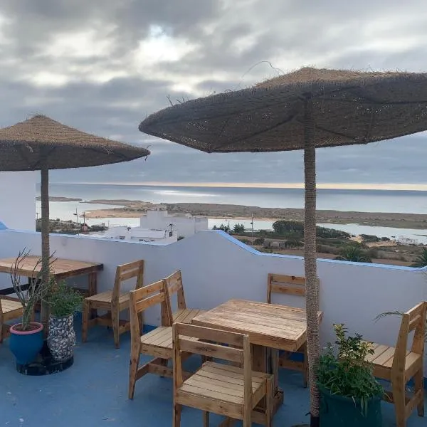 les-vagues-bleues-oualidia-maroc-mis-jour-en-2025-prix-et-avis