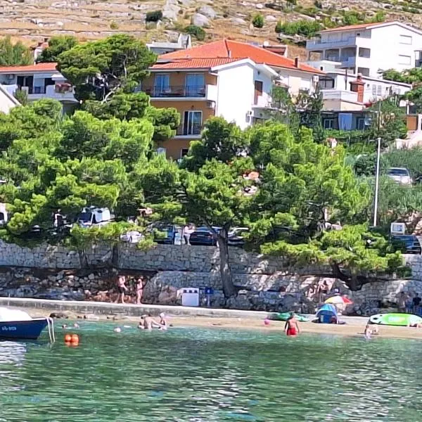 Azra Apartments - Duće, Hrvatska cene i recenzje | Planet of Hotels