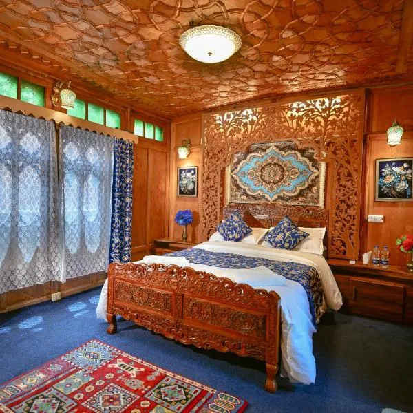 Houseboat Lily of Nageen - Srinagar, India - Updated 2026: Prices and ...
