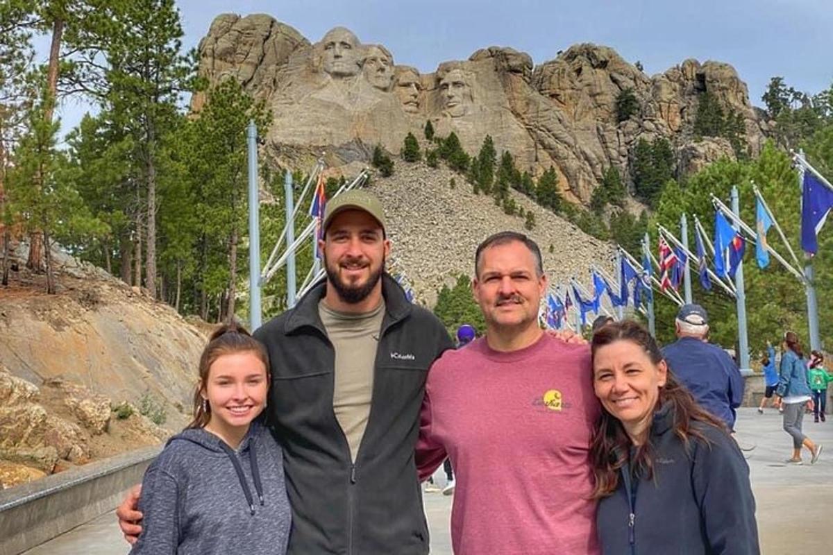 Mount Rushmore, Deadwood and Devils Tower Tour Rapid City - Booking.com